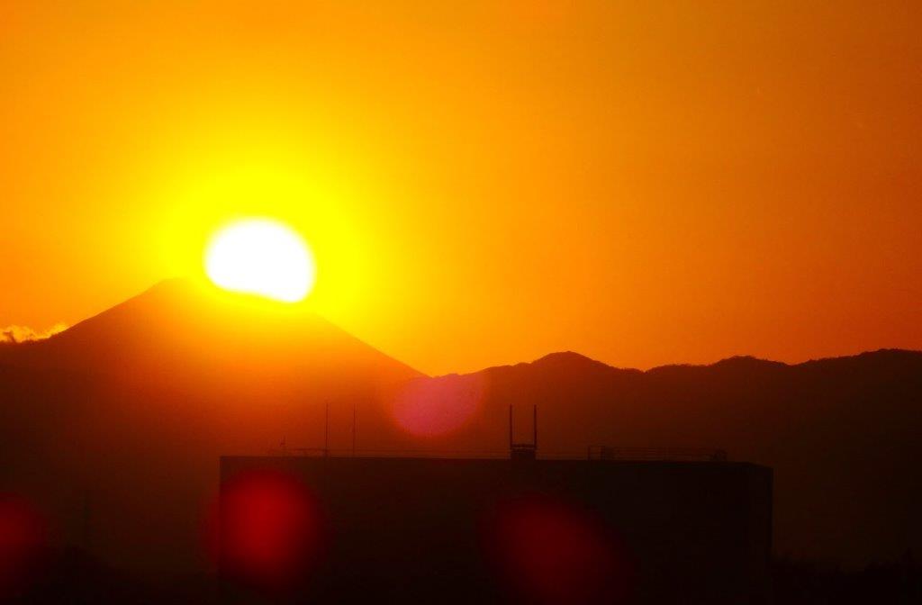 P2280104 – Circle be unbroken